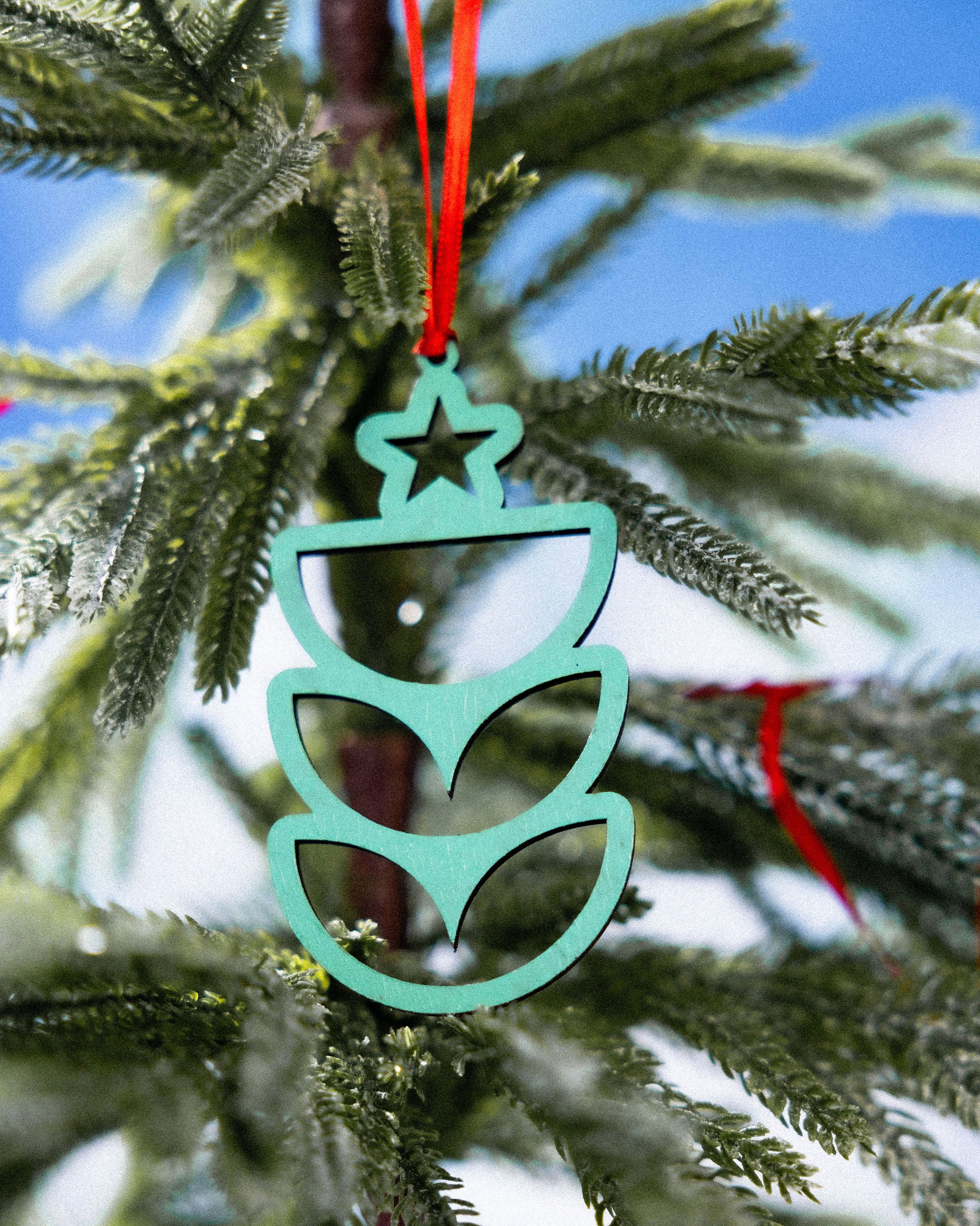 Jamie Locke Art x G&A Star Cup Ornament – Tinker Coffee Co.